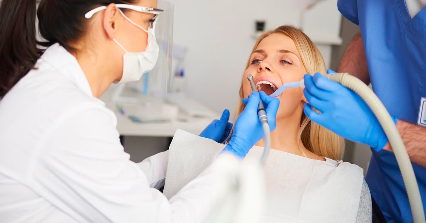 Et nytt smil – én gang for alle - OralCare tannklinikk & implantatkirurgi